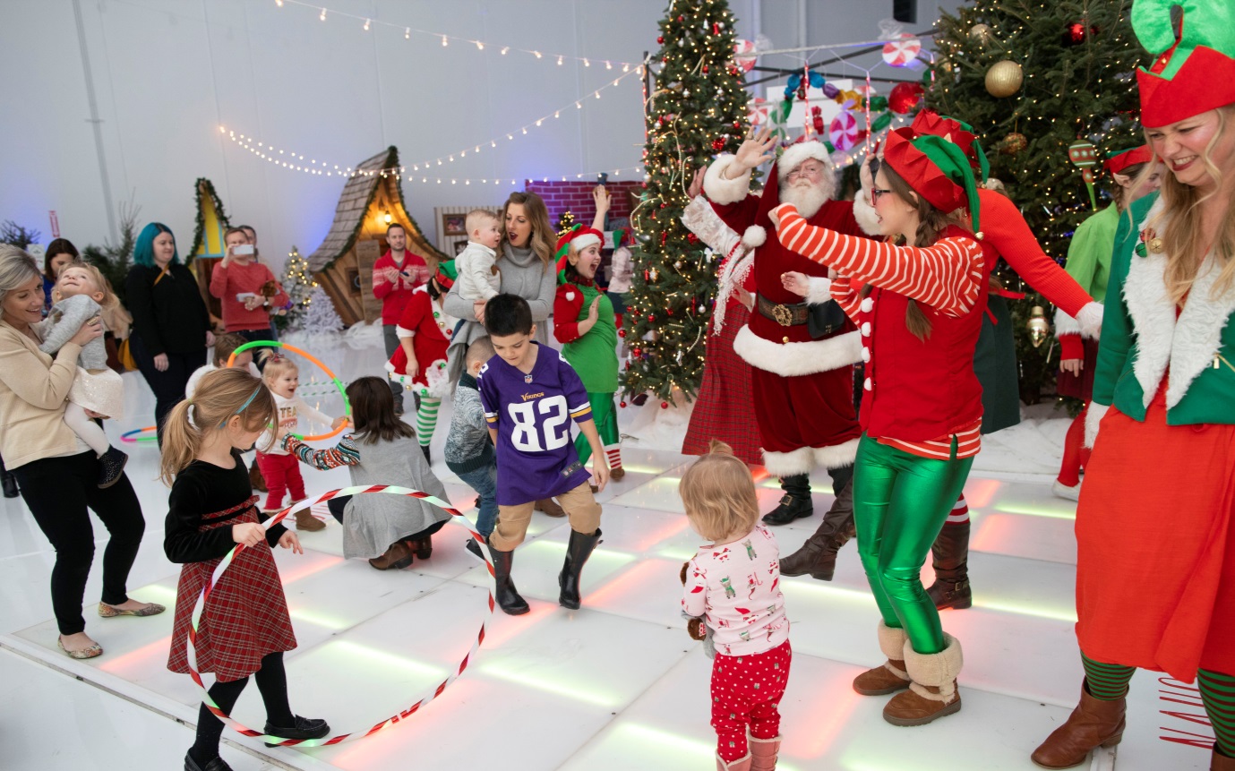 Kyle Rudolph Takes Childrens Hospital Patients On Special North Pole Flight
